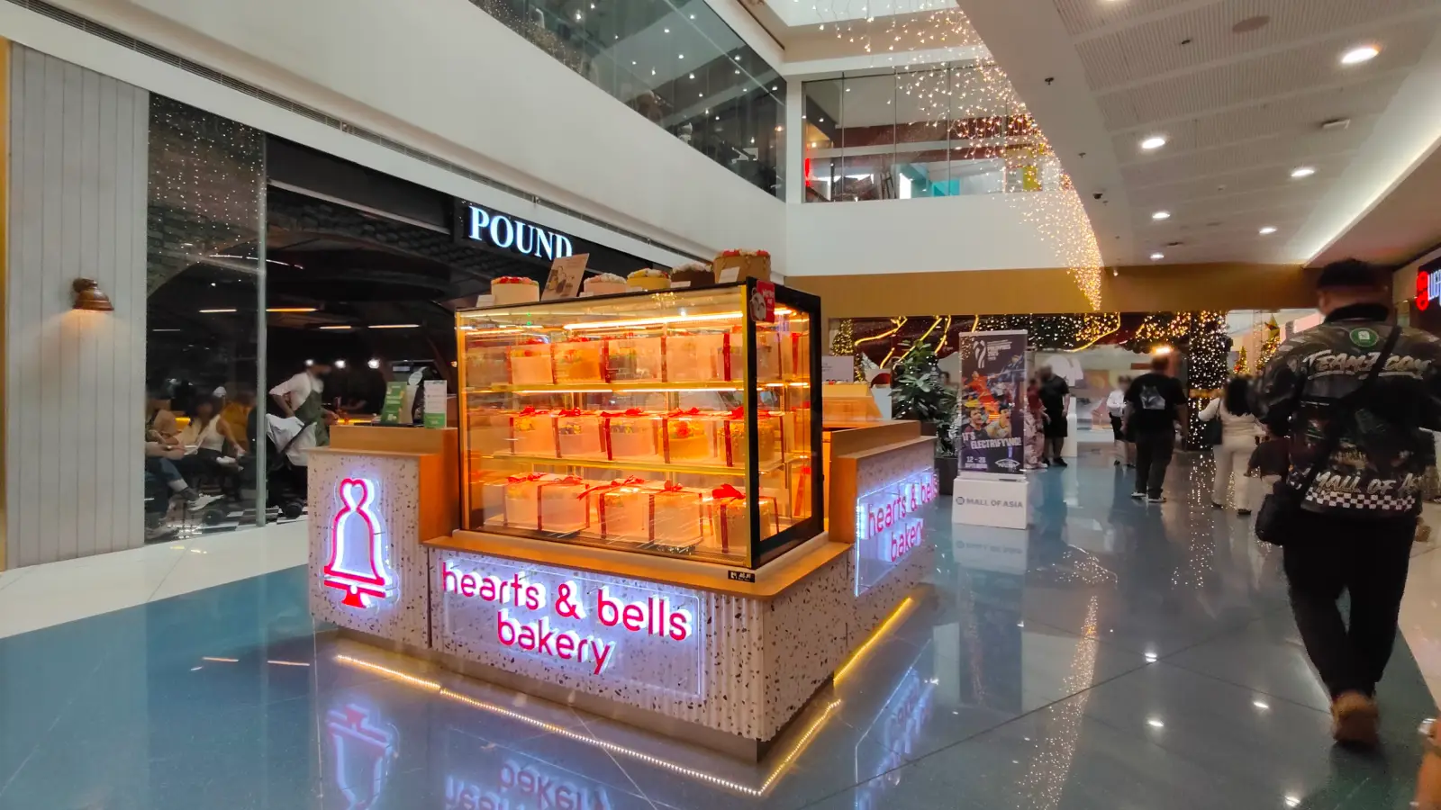 Cake in SM Mall of Asia - NOW INQUIRE: FOODS